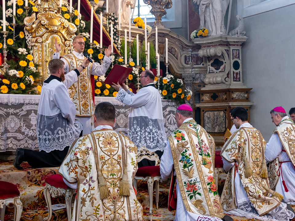 Priester mit brennendem Herzen – Südtirol News