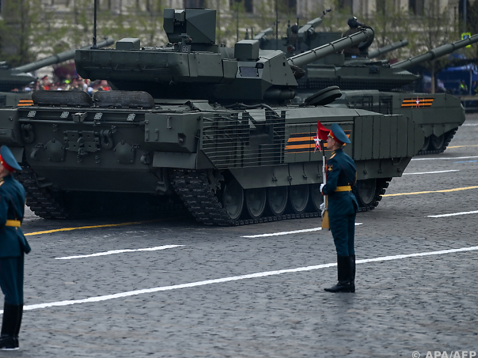 Russland fährt T-14-Kampfpanzer in der Ukraine auf