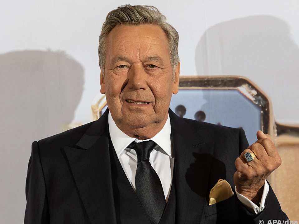 Vor Kaisermania-Start: Roland Kaiser gibt Autogrammstunde im Dresdner ...