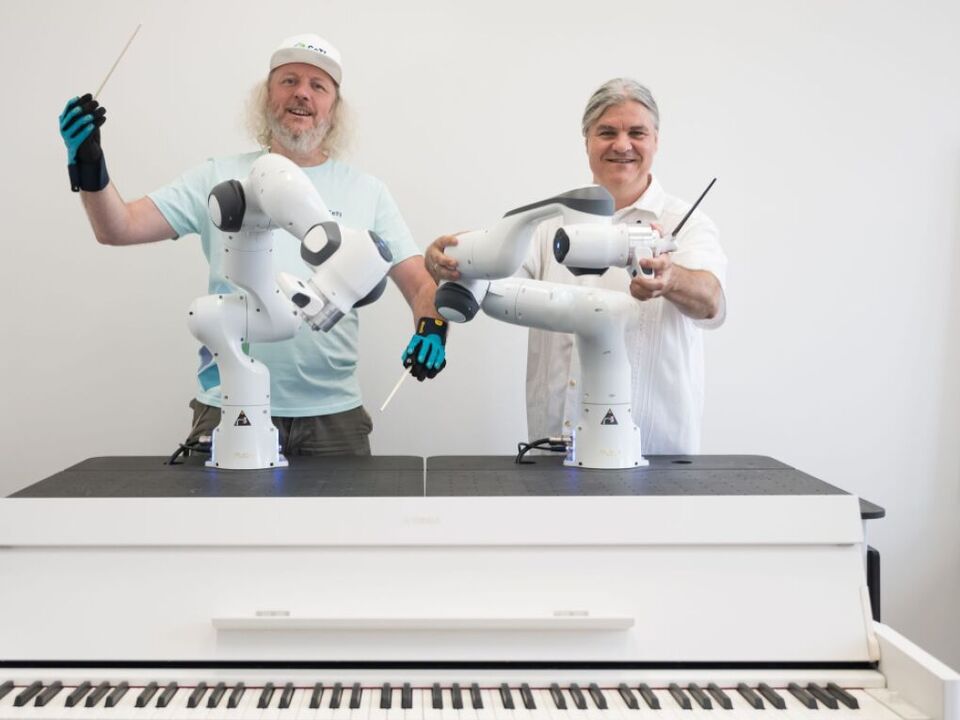 Premiere in Dresden: Roboter dirigiert ein Orchester – Südtirol News