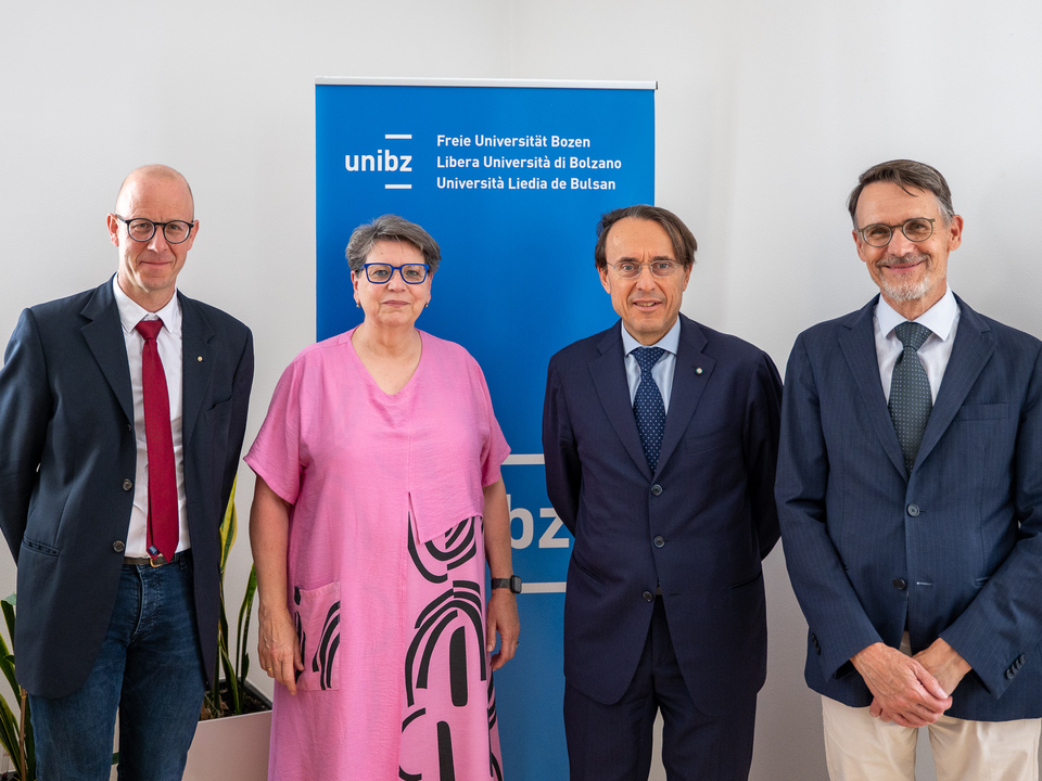 Quästor Ferrari zu Besuch bei der Uni Bozen – Südtirol News